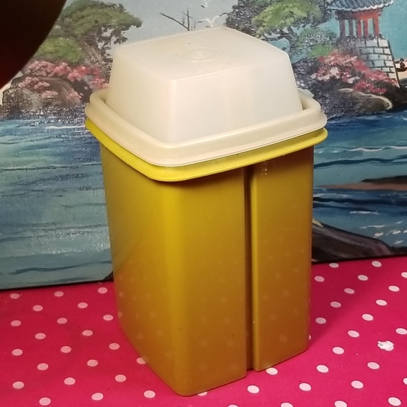 Tupperware | Kitchen | Vintage Tupperware Olivepickle Container 337 O ...